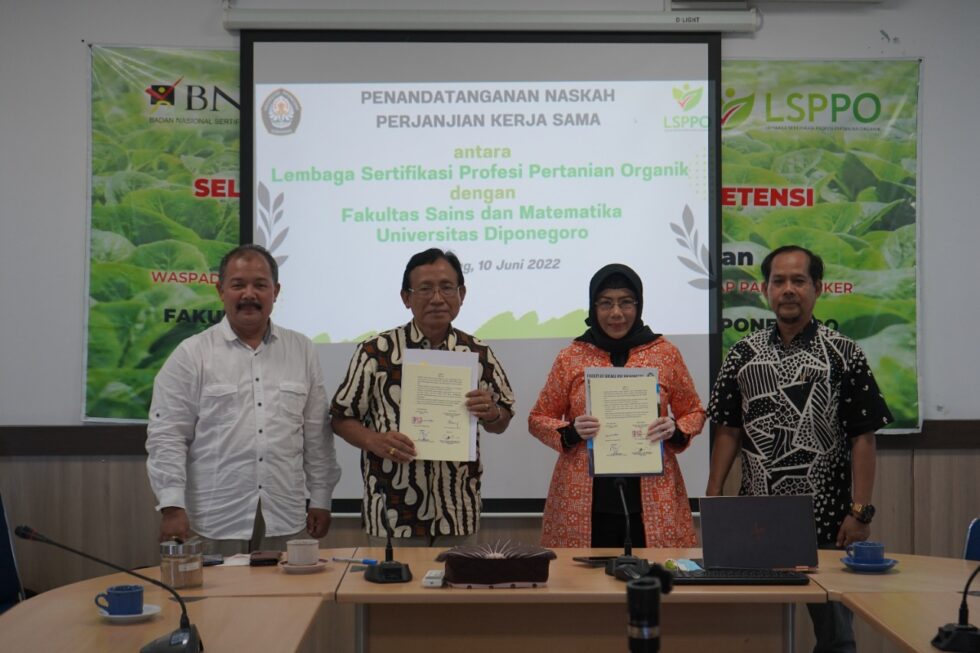 Penandatanganan Naskah Perjanjian Kerja Sama antara Lembaga Sertifikasi Profesi Pertanian ...